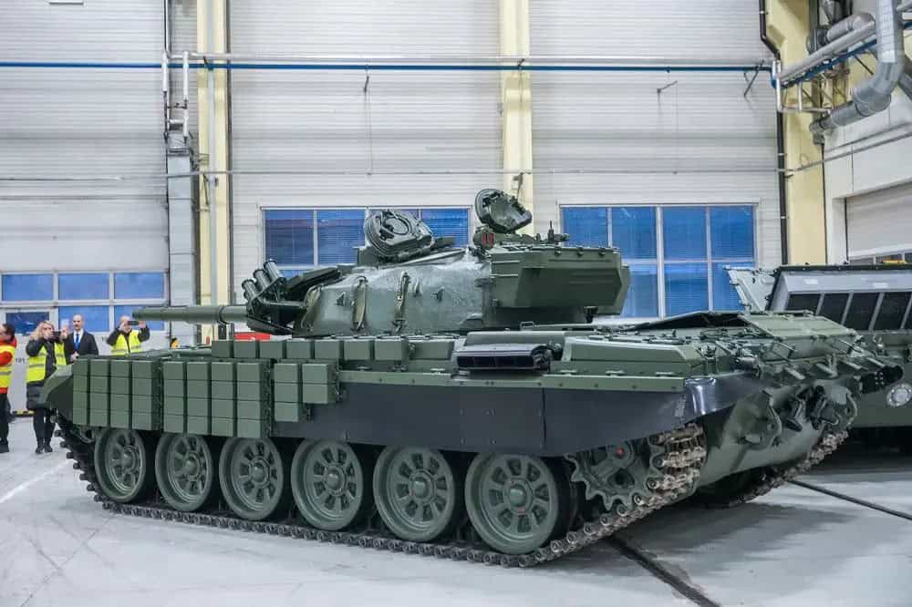 T-72B: Modernizing a Cold War Tank for Today’s Battles | UBGurukul